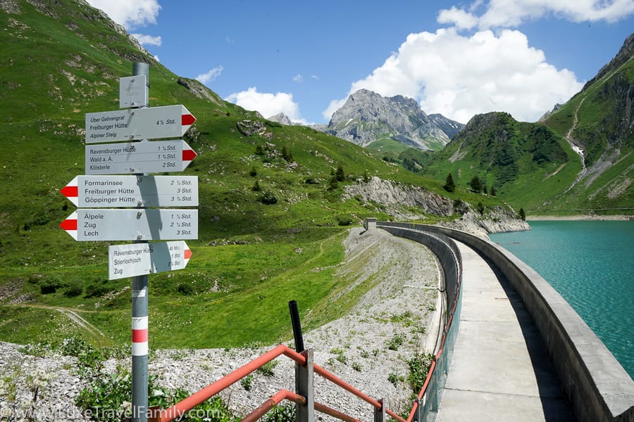 Family hiking in Lech Zürs am Arlberg, Austria